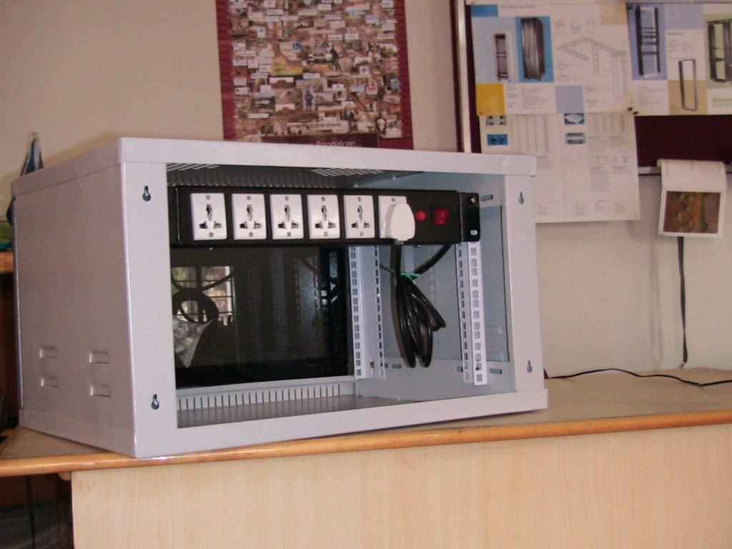 Wall Mount Racks – amsnettech